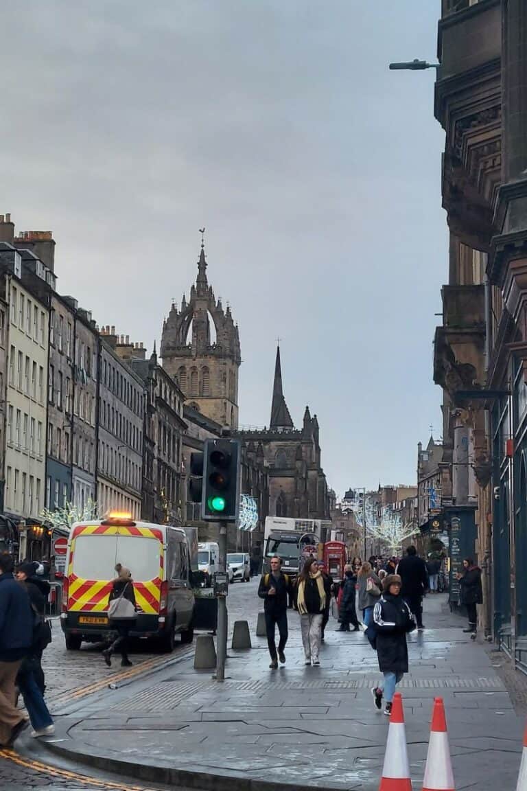 The Best Edinburgh 3-Day Itinerary for First-Time Travelers - Rosas ...